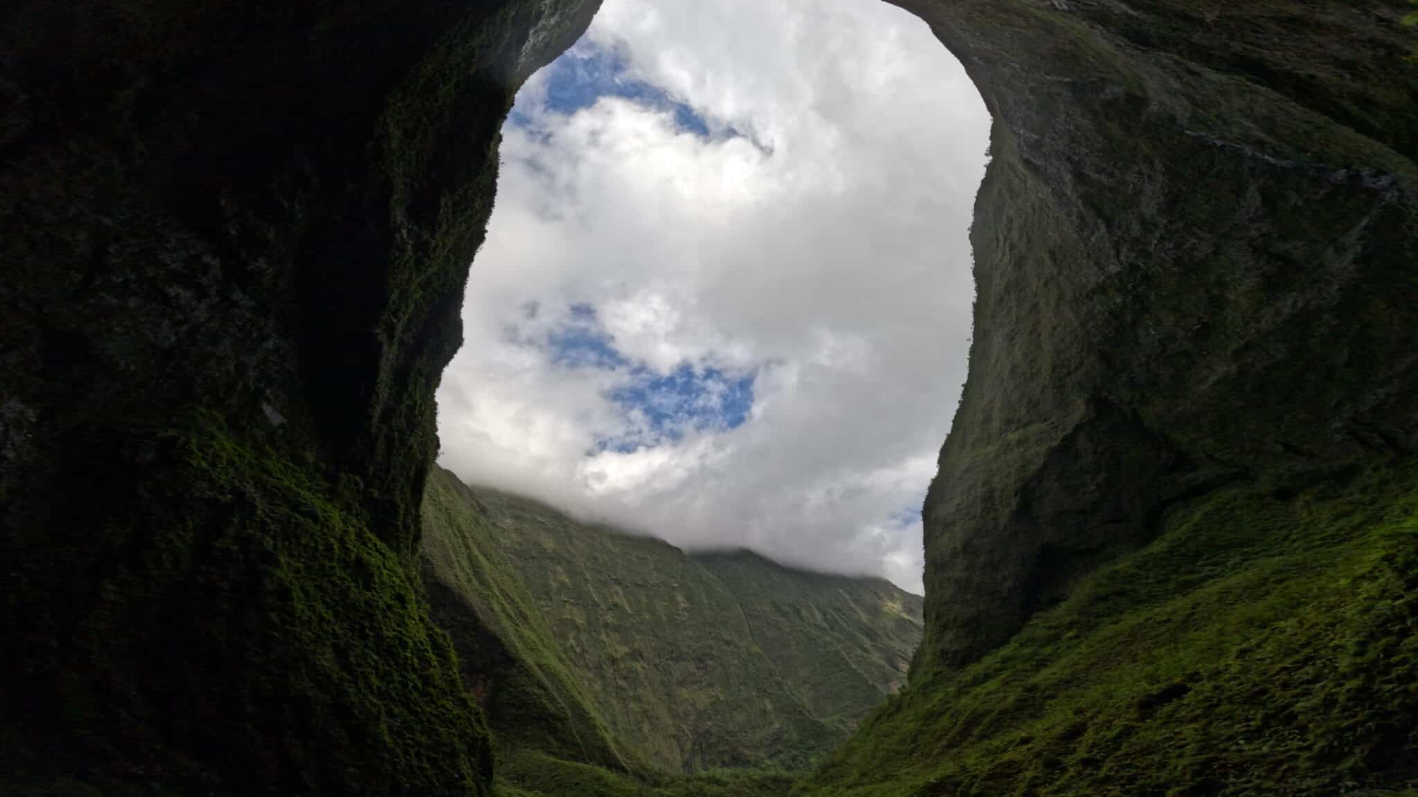 Weeping Wall & Blue Hole Kauai Hike Guide - Virtual Sherpa